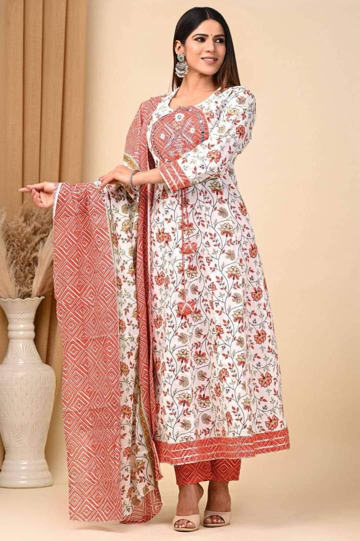 Merun Flower_Gown_free size_700_AD 850